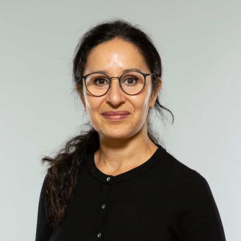 Nawel Hamidi - Université Saint-Paul